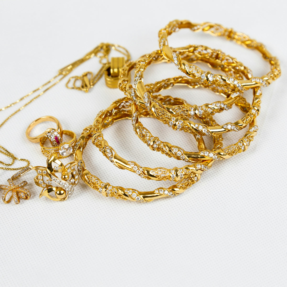 Welke sieraden zijn waterproof? – Virelle